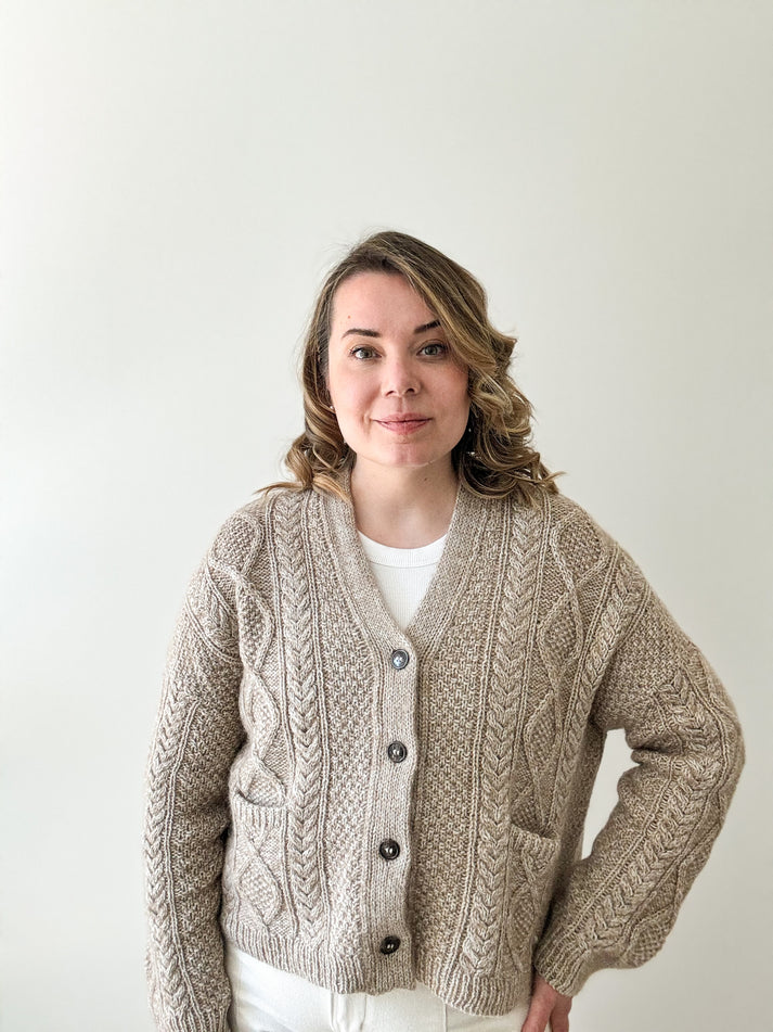 Book Club Cardigan – Sari Nordlund