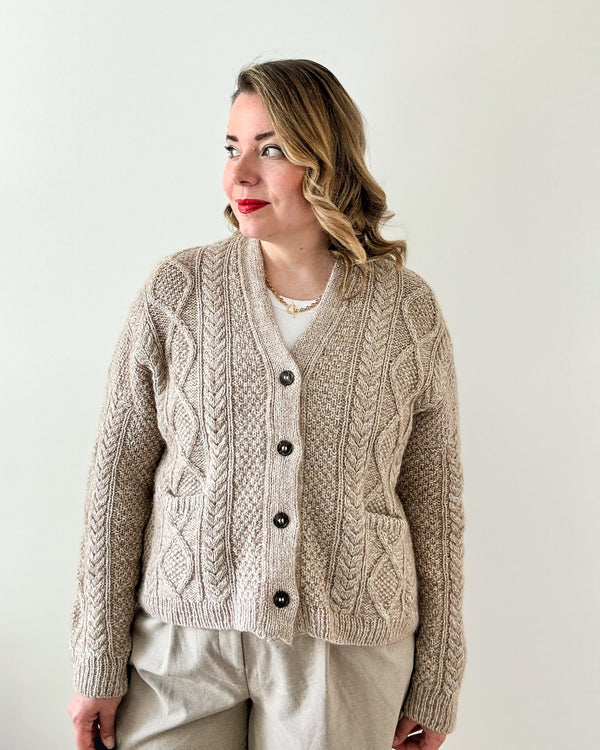 Book Club Cardigan – Sari Nordlund